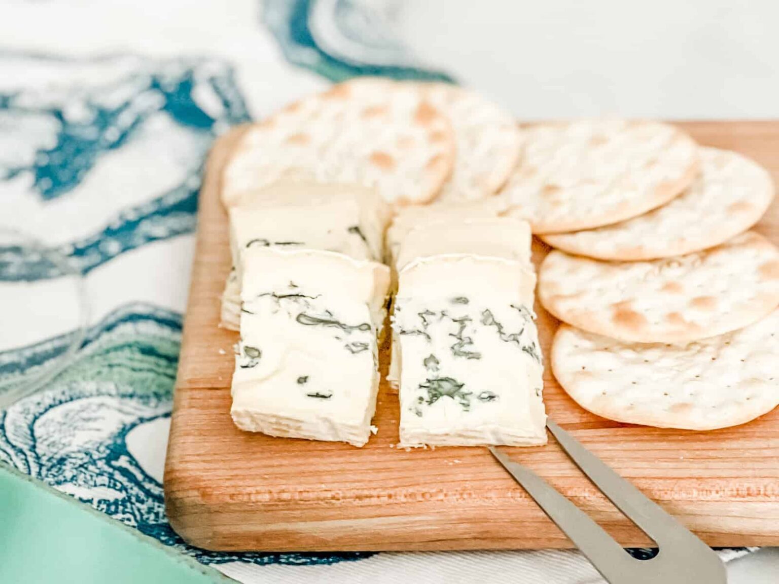 The Perfect Wine Pairings with Cambozola Cheese