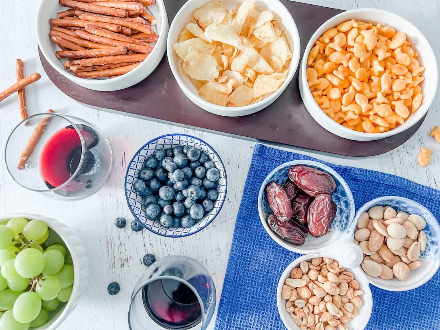 21 Easy Snacks with Wine (Perfect Pairings)