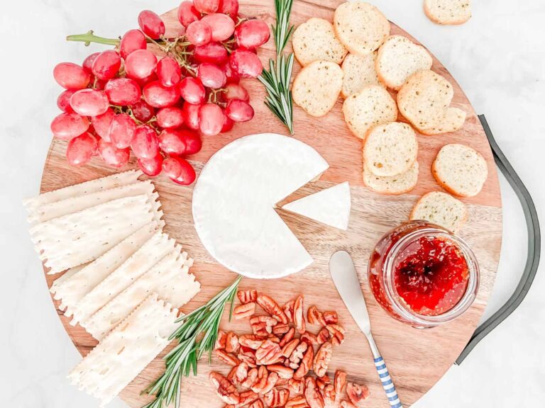 5 Best Wines to Pair With Brie (Cheese Pairing Guide)