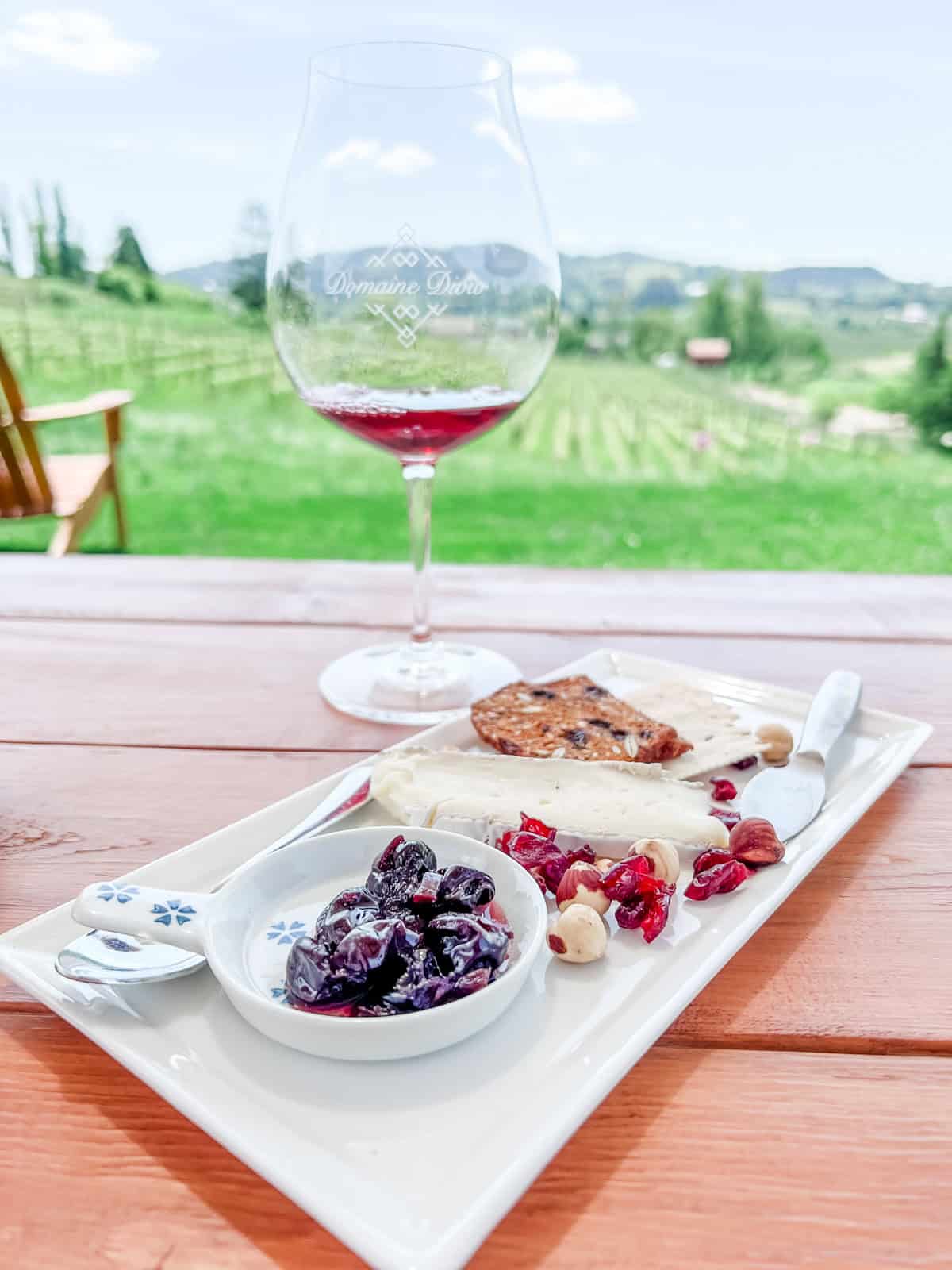 6 Must-Visit Ribbon Ridge Wineries in Newberg, Oregon